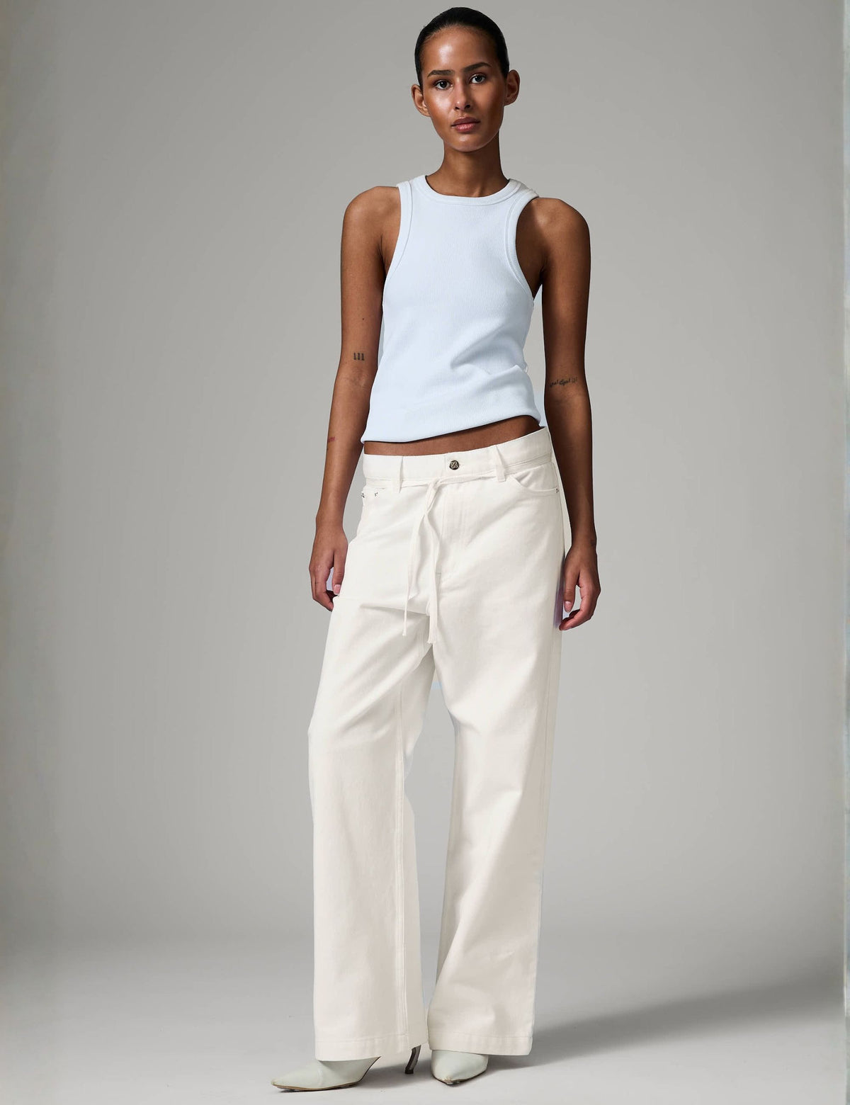 Elijah - Soft White Denim - Jeans - Jet Stream